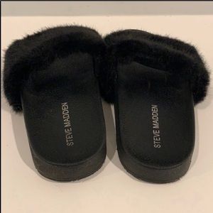 Steve Madden | Shoes | Steven Maiden Girls Slide Son Soft Black Fur Sz ...